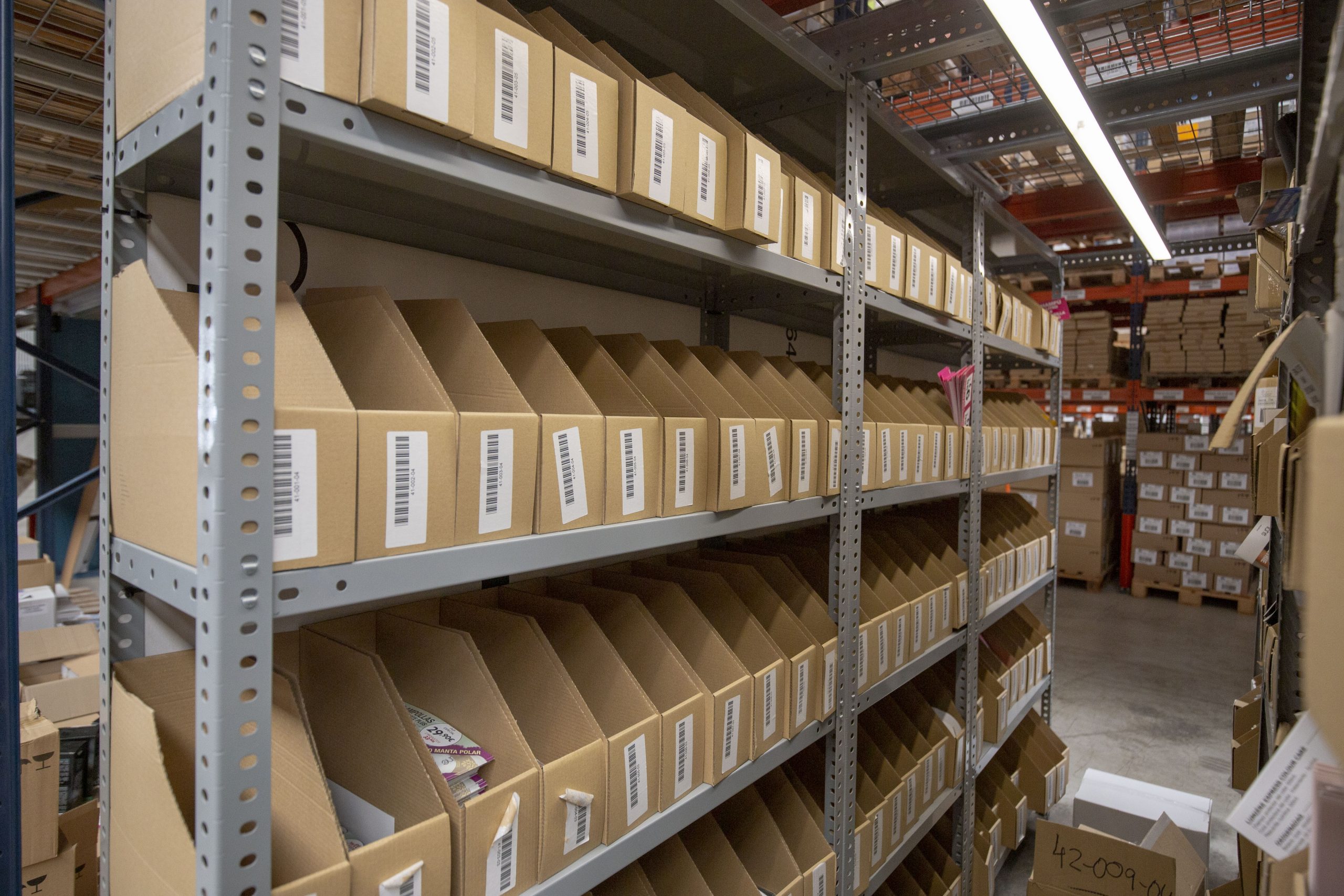 Sistemas de almacenaje para todas las mercancías | TECNY STAND